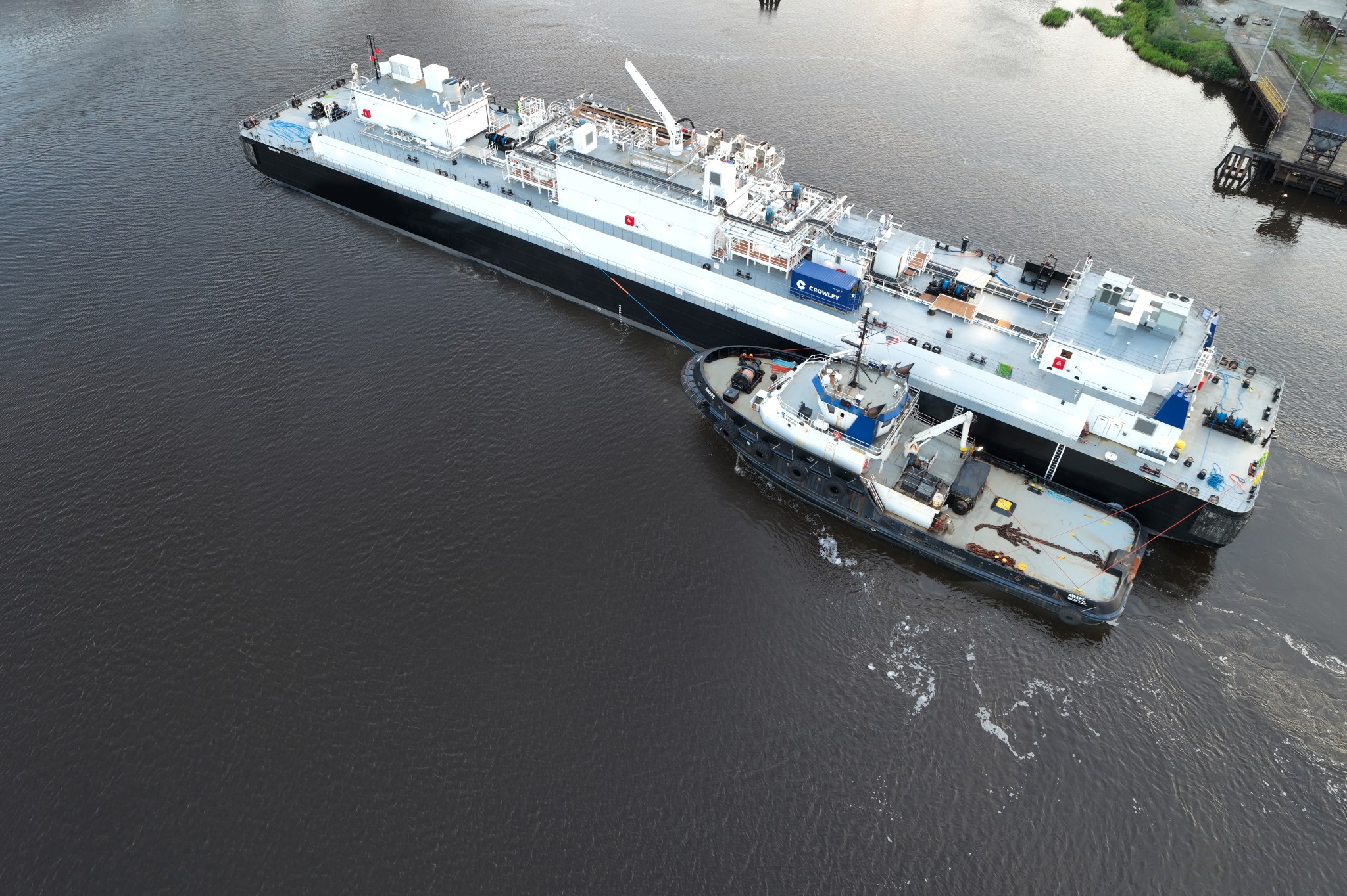 Crowley Shipping | Crowley LNG Distribution and Services